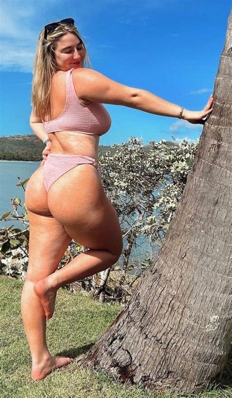 Jolie Pink Bikini Showing Ass Beside Tree Male43can