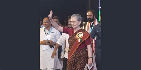 Sonia Gandhi Pens Emotional Note To The People Of Rae Bareli