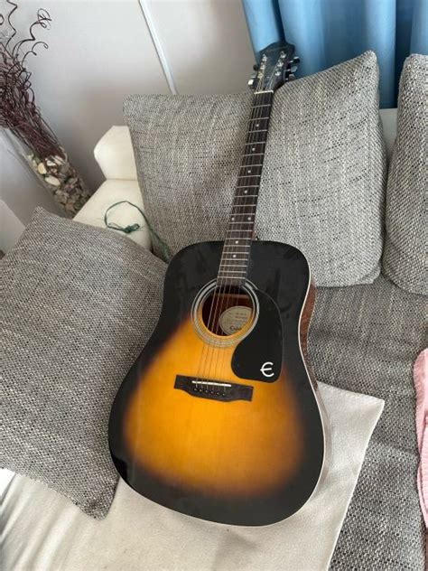 Epiphone Akustična Gitara