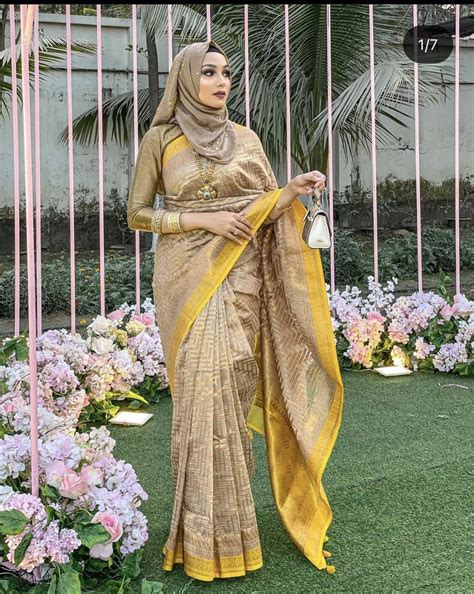 Vidya Balan Inaugurates A Jewellery Store In A Brown Ombre Sequinned