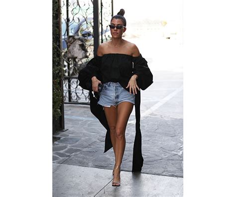 Kourtney Kardashian Just Chopped Off All Her Hair And We Hardly Recognize