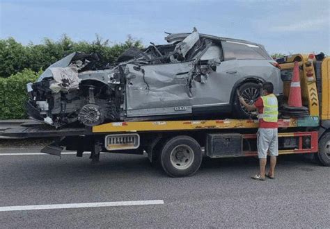 又是工程车惹祸？理想one高速疑遇蔚来式事故：驾驶室被撞没 新闻频道 和讯网