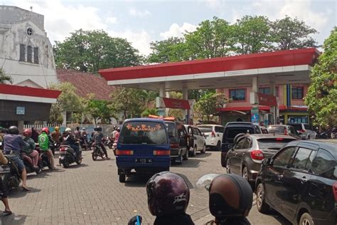 Foto [populer Tren] Nenek 71 Naik Xpander Tabrak Angkot Di Sukabumi