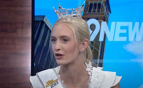 Miss Colorado Becomes The First Us Fighter Pilot To Win Miss America