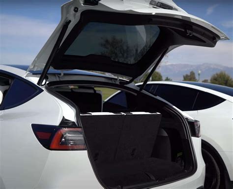 TESLA MODEL Y - 7 SEATER REVIEW - EVERYDAY CHRIS