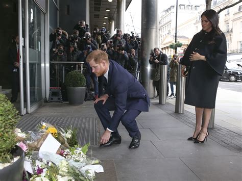 PHOTOS Le prince Harry et Meghan Markle rendent discrètement hommage aux victimes de l attentat