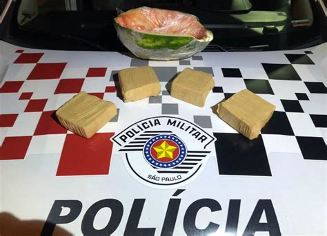 Rocam Prende Mulher Com Barriga De Melancia Contendo 4 Tijolos De Pasta