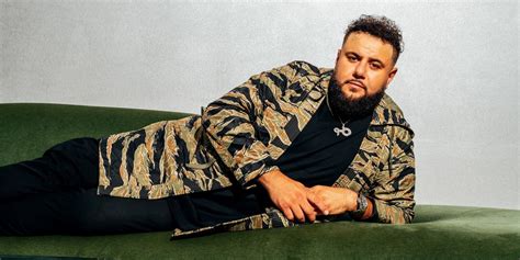 Comedian Mohammed Amer Finds Laughter In The Immigrant Experience Wsj