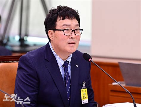 [단독]韓 배드민턴 회장 당선 무효되나 김택규 전 회장 소송 제기…김동문 회장과 동반 재판 출석