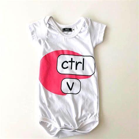 MÃE E FILHA Kit Camisetas Brancas Ctrl C Ctrl V