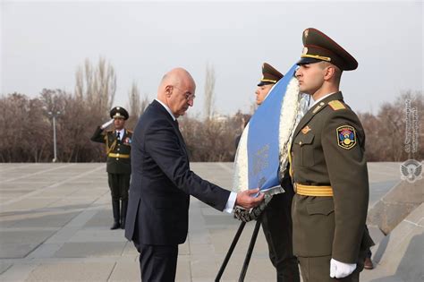 Հունաստանի ՊՆ նախարար Նիկոլաոս Դենդիասն այցելել է Հայոց ցեղասպանության զոհերի հուշահամալիր