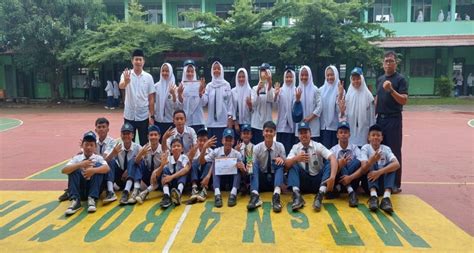 Tim Voli MTs Negeri 4 Bogor Meraih Juara Dalam Turnamen Voli SMK PGRI