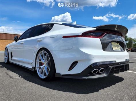 2021 Kia Stinger With 20x9 30 Aodhan Aff7 And 24535r20 Continental
