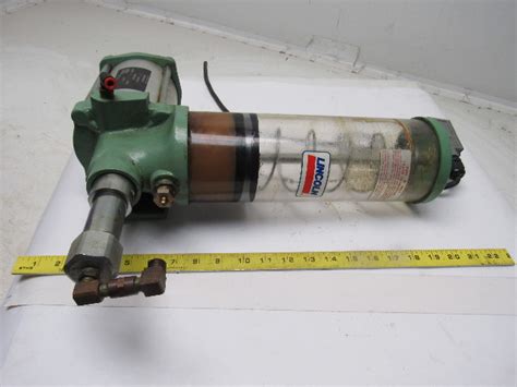 Lincoln Centro-Matic 82653 31:1 Air Operated 4# Capacity Grease Pump 1/ ...