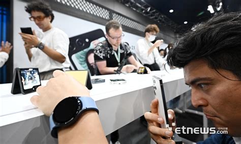 폴더블폰으로 재미있는 사진찍기 전자신문