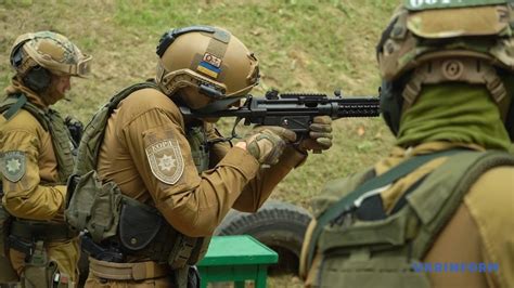 New Submachine Guns For Police Officers Presented In Kyiv