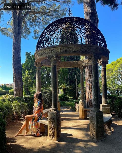 Raluka Feet Aznudefeet