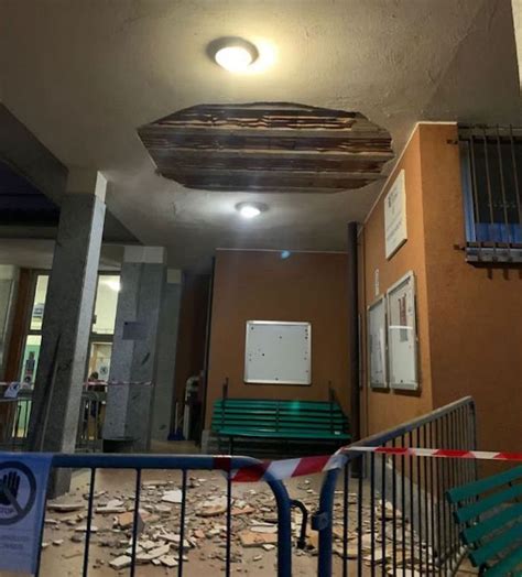 Luino Crolla Un Pezzo Di Soffitto All Ingresso Del Liceo Scientifico