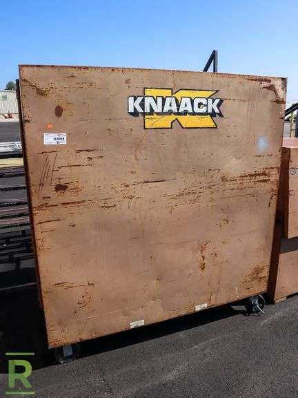 Knaack Clam Shell Gang Box On Casters Roller Auctions