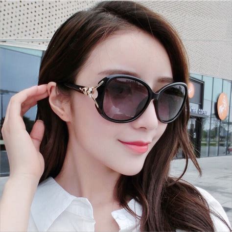 Giá bán Kính mát nữ thời trang gọng lớn phân cực hình cáo độc đáo chống