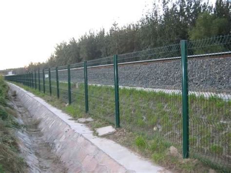 铁路隔离栅 铁路防护网 铁路防护网 ZCX 九正建材网