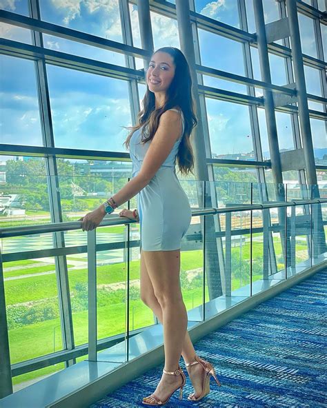 Alejandra Toledanos Feet