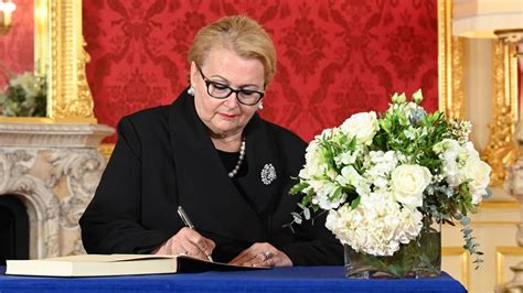 Външният министър на Босна и Херцеговина Получаването на статут на кандидат за членство в ЕС е