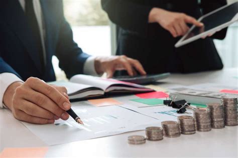How To Become A Real Estate Analyst