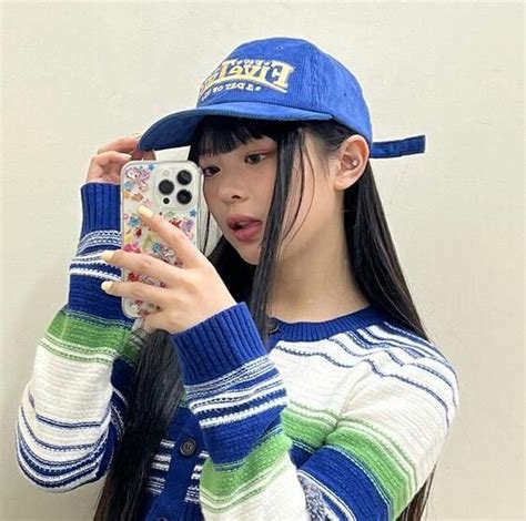 Hanni Newjeans Mirror Selca Icon Pfp Hani South Korean Girls Korean