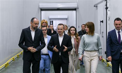 Битиќи и Лукаревска во посета на Слога Пром пример за успешна компанија со потенцијал за