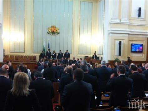 Важен ден за новите депутати Заклеват се в името на народа Информационна агенция ПИК