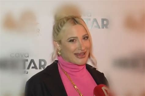 Ιωάννα Τούνη Παρουσιάστρια Show η Instagrammer
