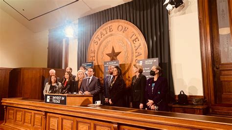 Texas Democrats Say Gov Abbotts State Of The State Comes Up Short
