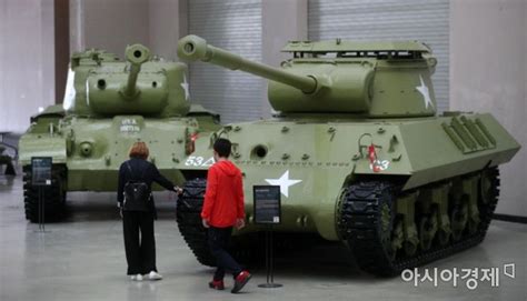 포토 625전쟁 71주년 앞두고 찾은 전쟁기념관 아시아경제