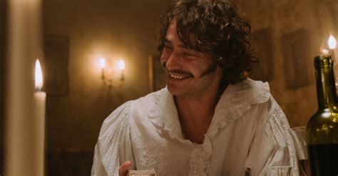 19 세기 Hussars 가구 가장 무도회 귀족 남자 도박 드라마 레저 레크리에이션 문자 미소 짓는 방 보헤미안 빈티지 패션 사과 사람 성인