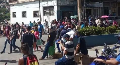 Habitantes En Los Teques Trancan Calles Para Protestar Por Falta De Gas