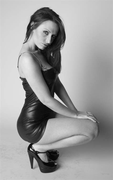 Crouching Pose 2 By Itsqwalityinnit On Deviantart