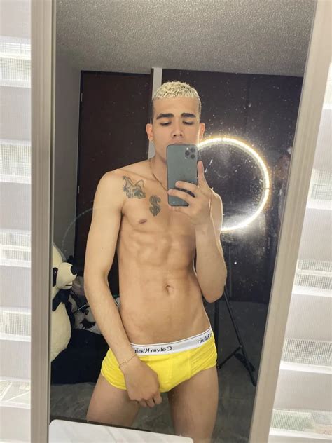 Aaron Mclaron Yellow Underwear 5 Pics Xhamster