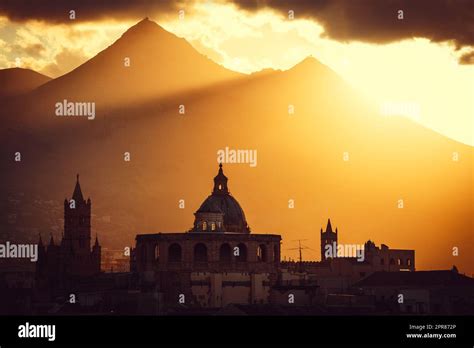 Palermo Skyline Hi Res Stock Photography And Images Alamy