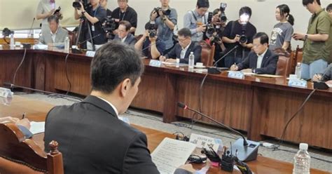 우리은행 ‘100억 횡령에 금감원장 “제도보완 한계조직문화 바꿔라”