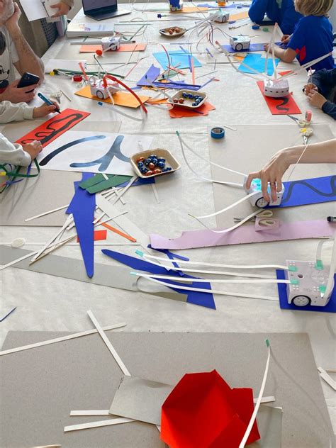 Costume I ‒ Mobots ‐ Epfl