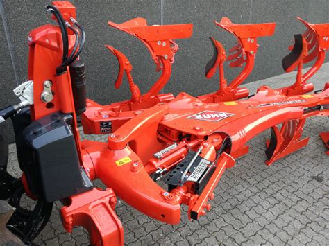 Kuhn Vari Master L Smart Ploughing