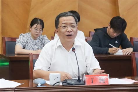 上海对外经贸大学与铜陵市人民政府签署战略合作协议