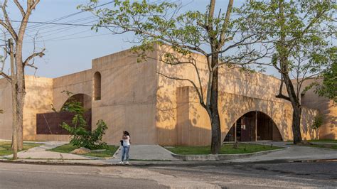 CCA Runs Arched Colonnade Through Community Centre In Mexico
