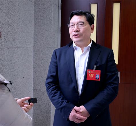 委员胡海峰：上海要在中医药高质量发展中发挥排头兵作用新闻聚焦东方中国发展网中国发展改革报社主办