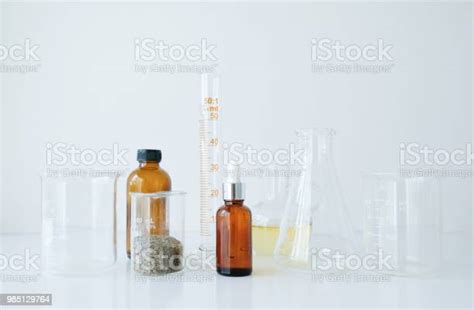 허벌 대체 의학 자연 화장품 스킨케어 및 에센셜을 아로마 테라피organic 자연 과학 아름다움 건강 Productmock 오일