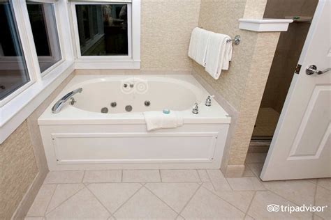 Vermont Hot Tub Suites Romantic New England Jacuzzi® Tub Getaways