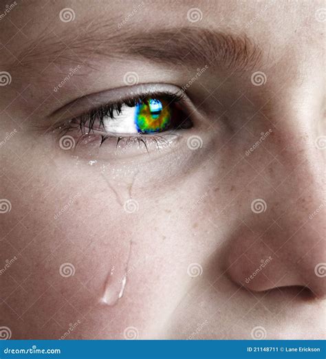 Petite Fille Pleurant Avec Des Larmes Image Stock Image Du Pleuré