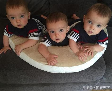 英國女孩誕下3胞胎，男孩們成長後被外國人稱為奇蹟 每日頭條