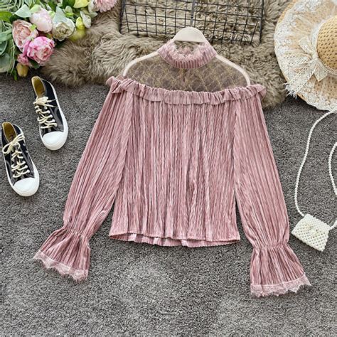 Badu Bg Стилна дамска блуза с висока яка и тюл в черен и розов цвят Badu Bg